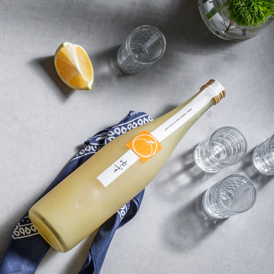 Sake Yuzu TSURU UME Set with 4 Shot Glasses – Blue Bandana